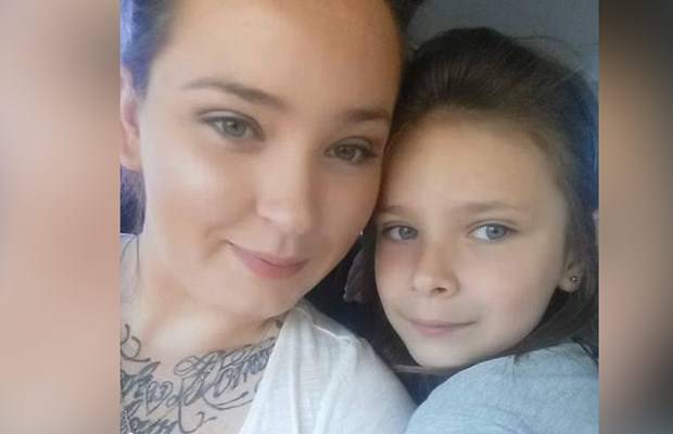 Une petite fille autiste se retrouve seule pour son anniversaire. Mais ...