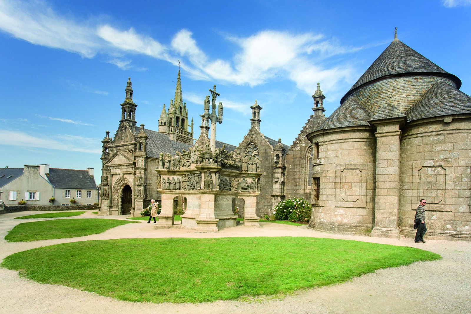Les enclos paroissiaux