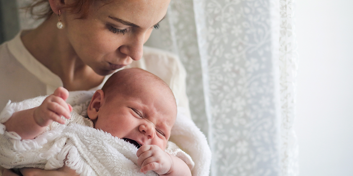 Faim, fatigue, inconfort… Comment comprendre les pleurs d’un bébé