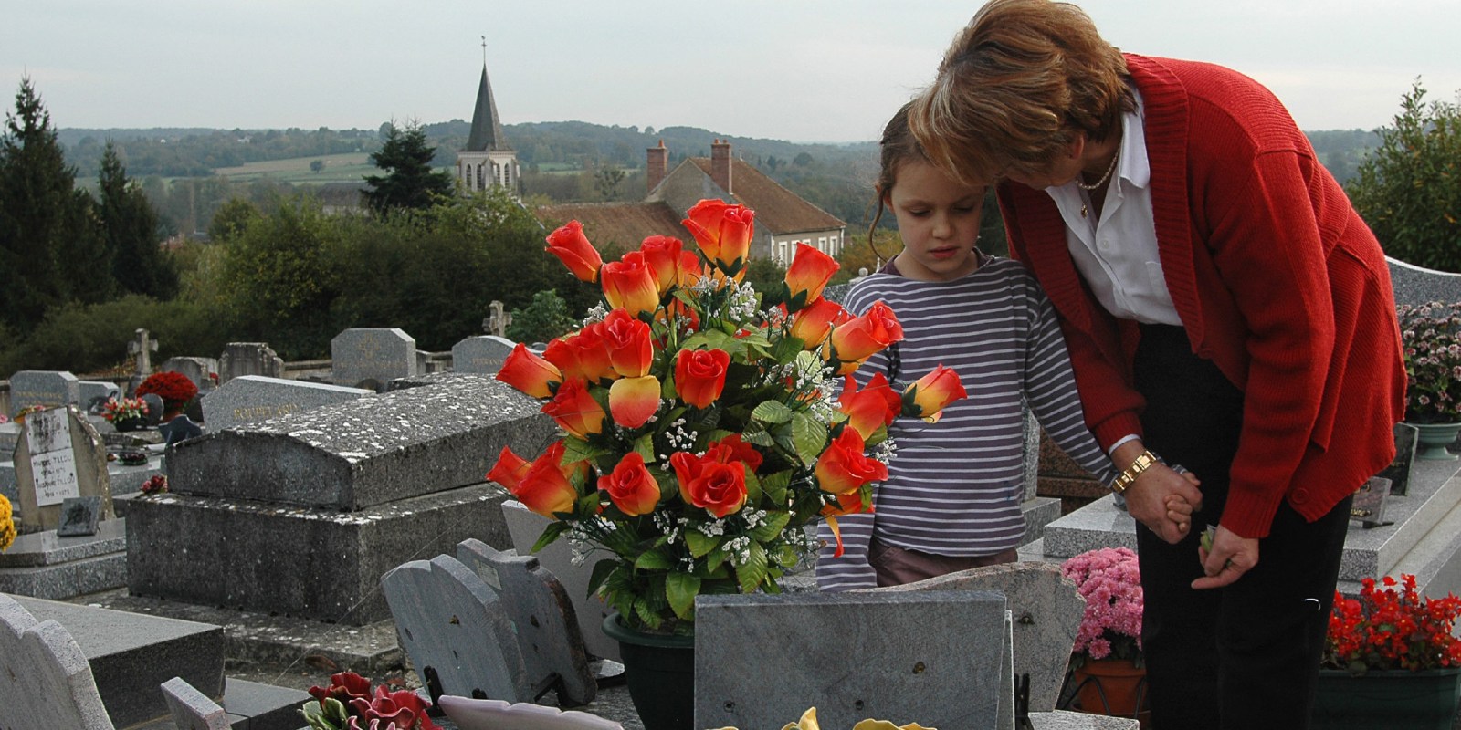 Parents, emmenez vos enfants au cimetière