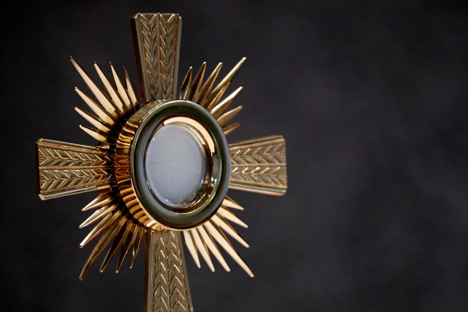 Adoration eucharistique : dix étapes pour accéder à la communion ...