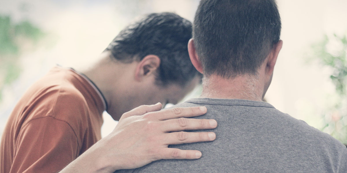 Cinq versets bibliques pour réconforter un ami qui souffre