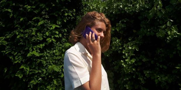 Camille, 18 ans, et Simone, 77 ans, une amitié téléphonique née pendant ...
