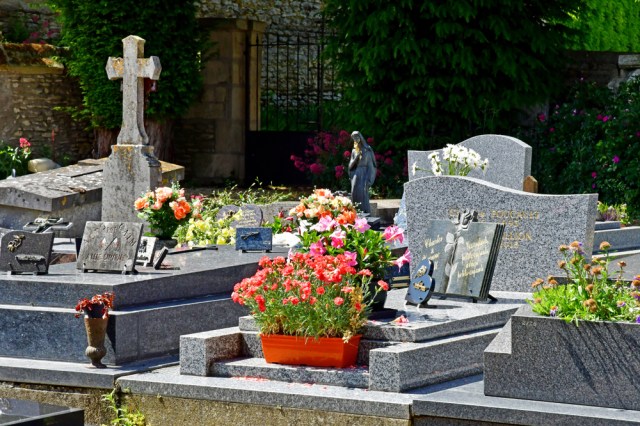 Avec quoi orner la tombe d’un être cher