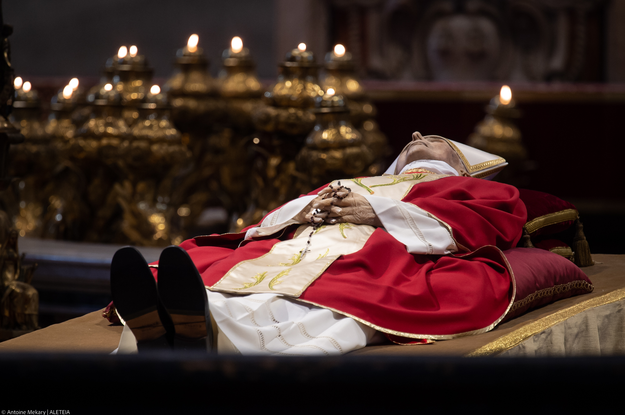 Comment les Papes sont-ils enterrés en temps normal