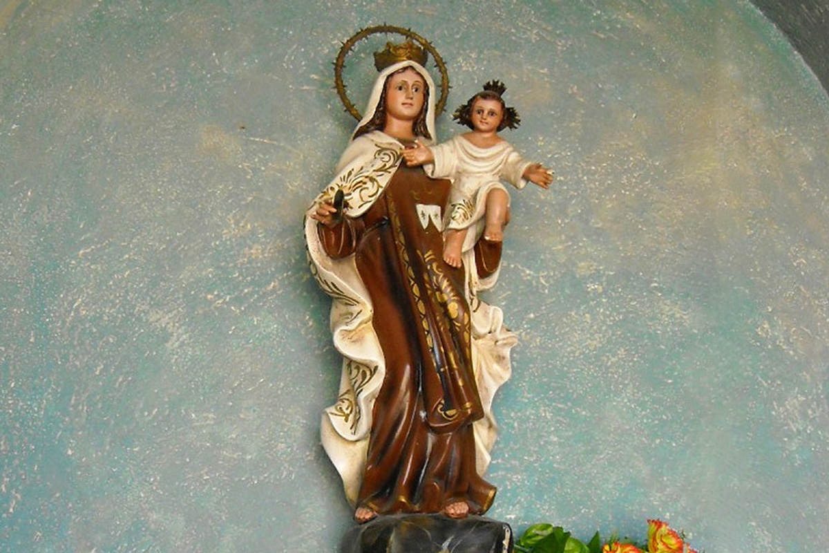 Ici la Vierge Marie veille sur les amateurs de grand huit