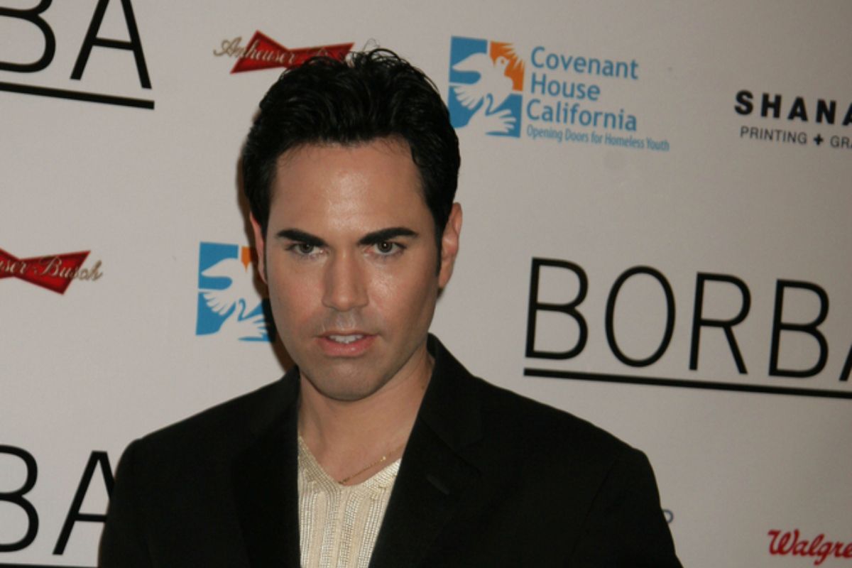 Scott Borba, le roi des cosmétiques devenu séminariste