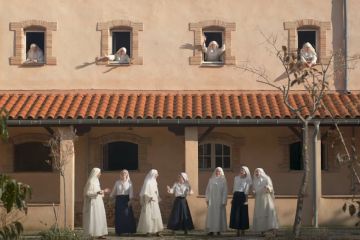 L'appel aux dons des sœurs d'Azille... En chanson