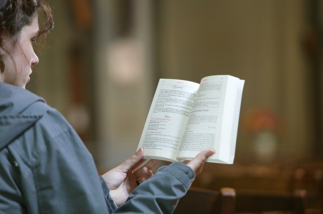 À la messe, lire ou écouter la parole de Dieu