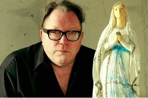 La conversion de Kevin Matthews après la découverte d’une statue brisée ...