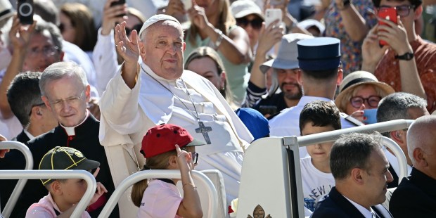 [EN IMAGES] L’audience générale du 26 juin 2024