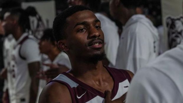 De sans-abri au basketball, l’incroyable histoire de Darius