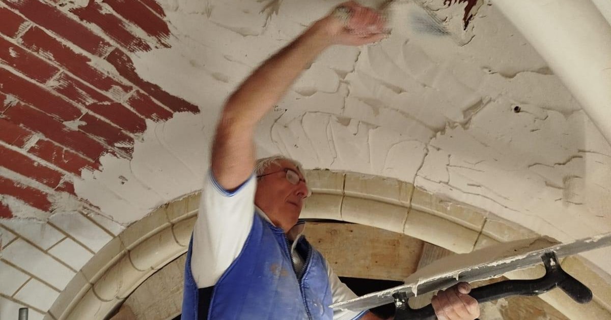 Jean-Yves, artisan plâtrier : "On s'intéresse à la vie d'un édifice ...