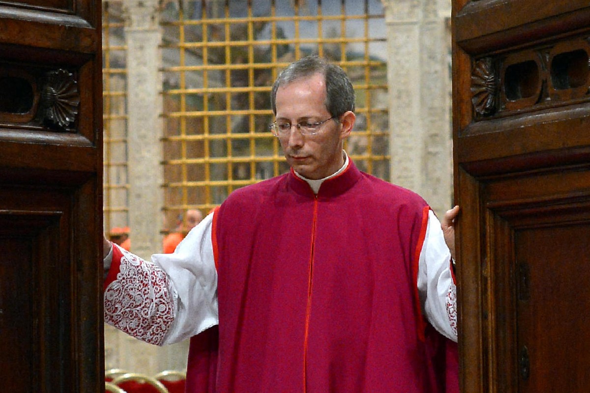"Extra omnes !", la phrase qui va marquer le début du conclave