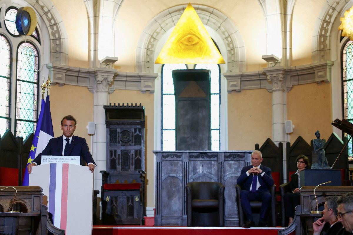 Emmanuel Macron félicite les francs-maçons