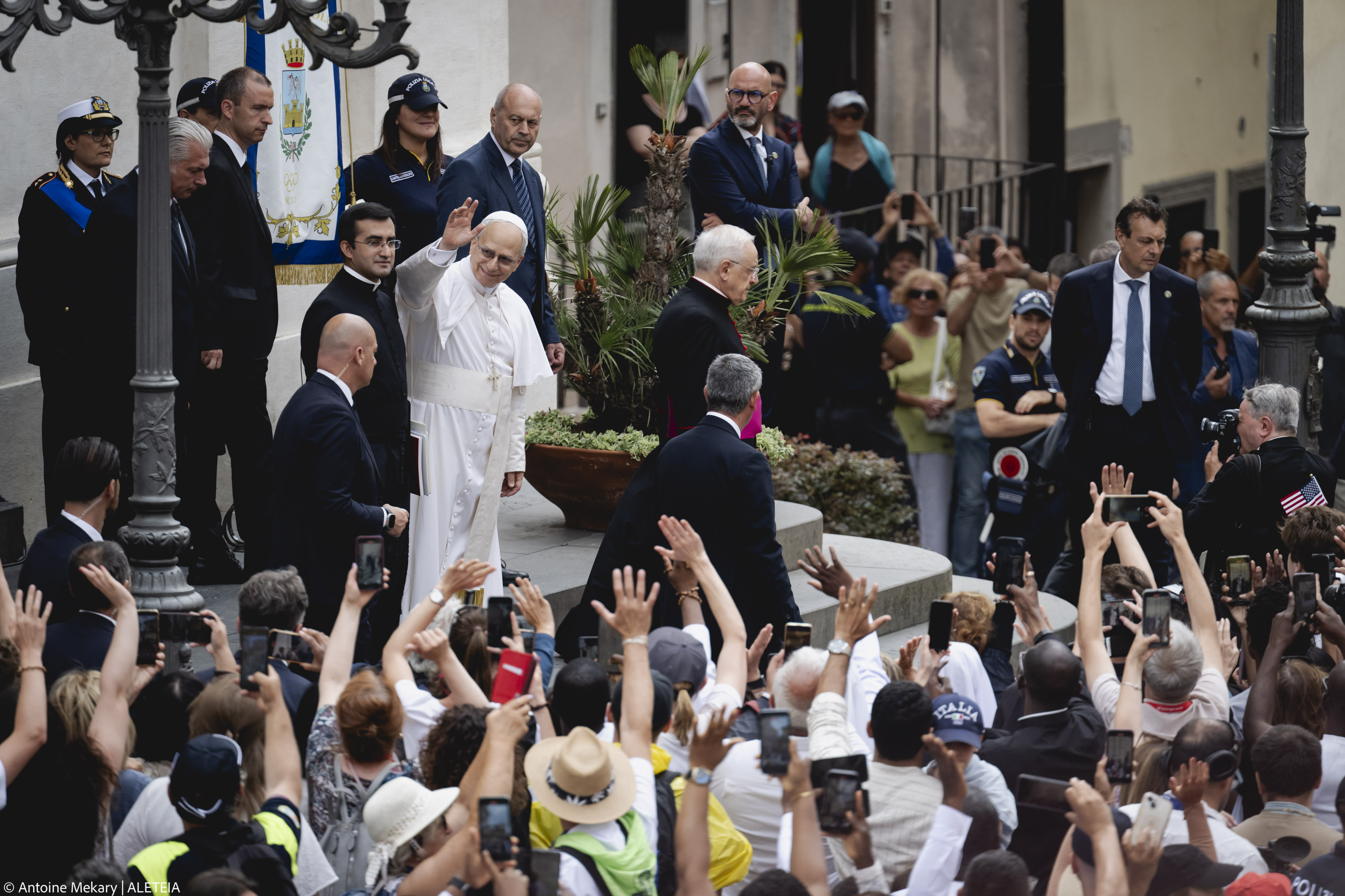 Léon XIV fait référence au film "Joyeux Noël" et à Paul McCartney